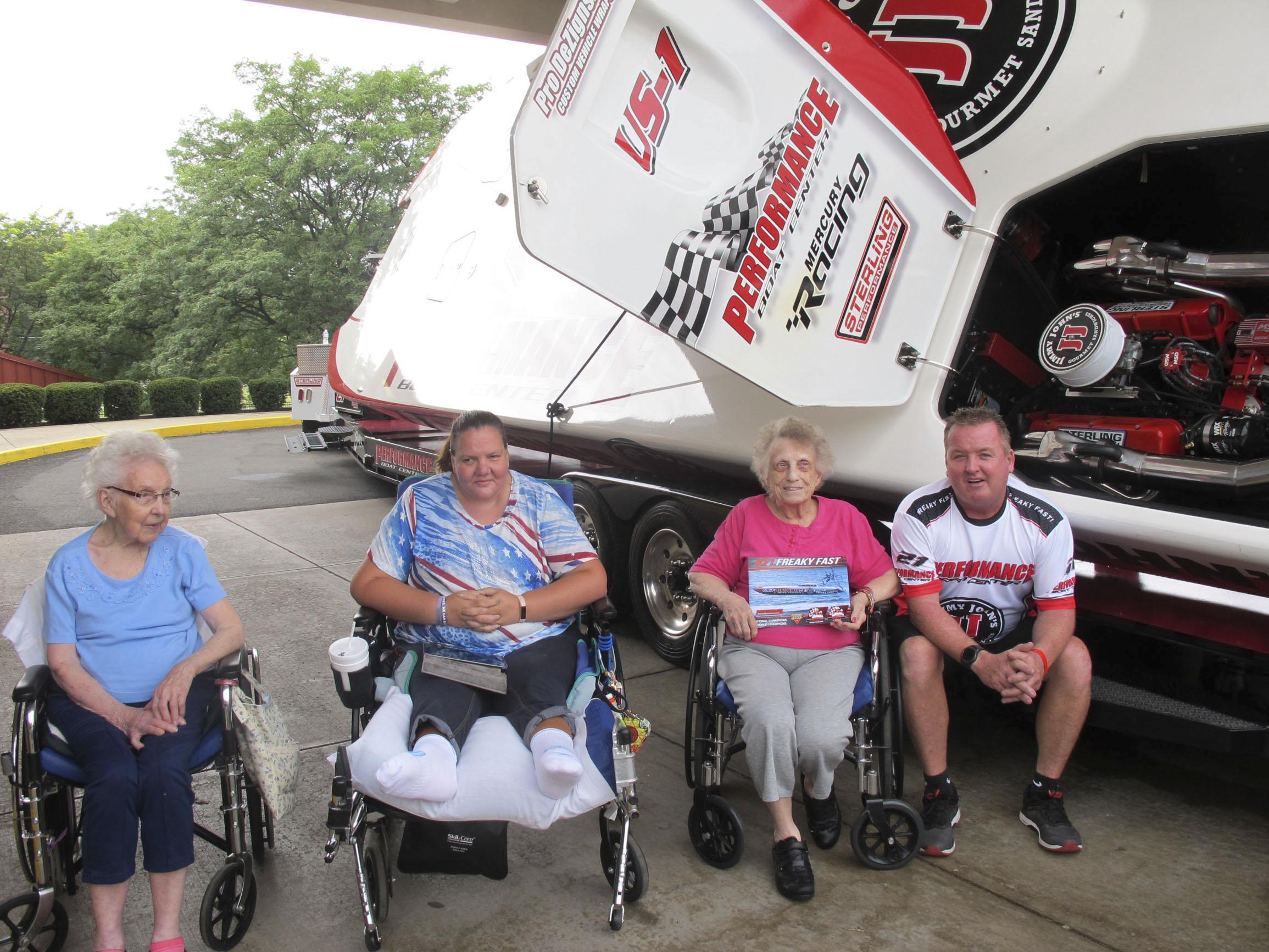 A visit with the crew | News, Sports, Jobs - Observer Today